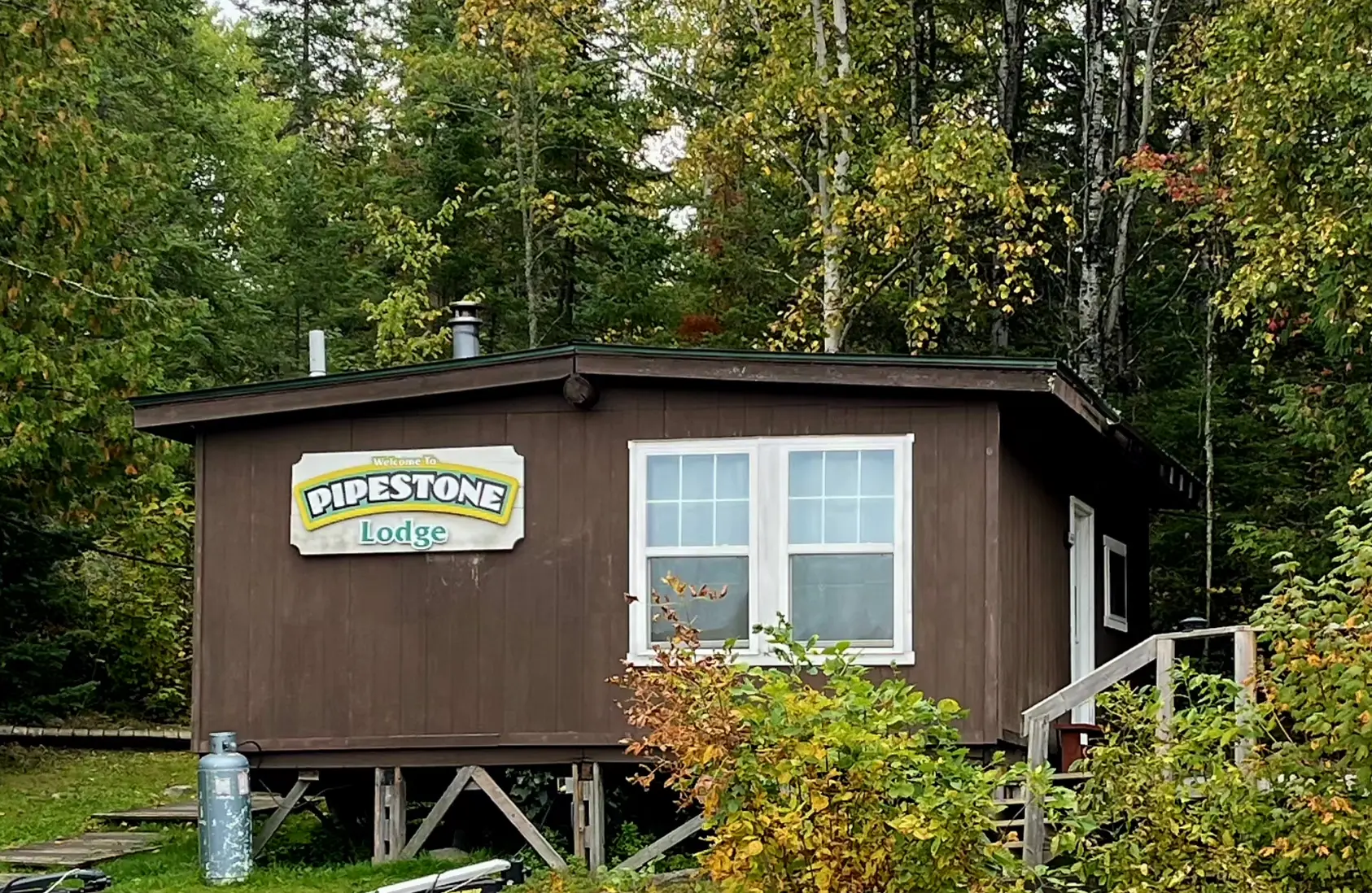 Cabin 7 - Sleeps 4-6 | Pipestone Lodge